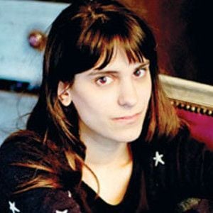 Esme Madra - SensaCine.com