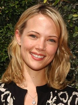 Pell James - SensaCine.com