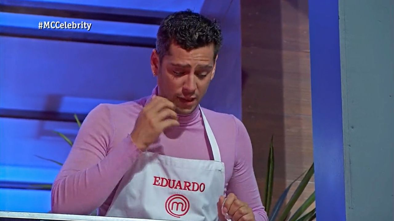 Eduardo Casanova se rompe con la expulsión de Tania Llasera de 'MasterChef Celebrity 8' y acaba ...