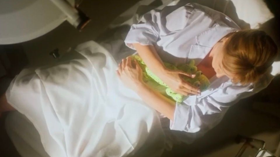 Extracto vídeo de la película Emergency Exit - Emergency Exit Clip ...
