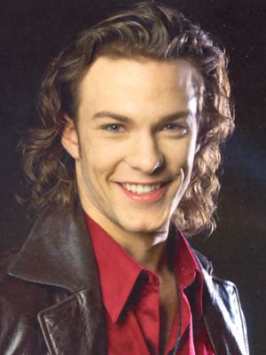 Kyle Schmid - SensaCine.com