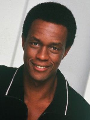 Kevin Peter Hall - SensaCine.com