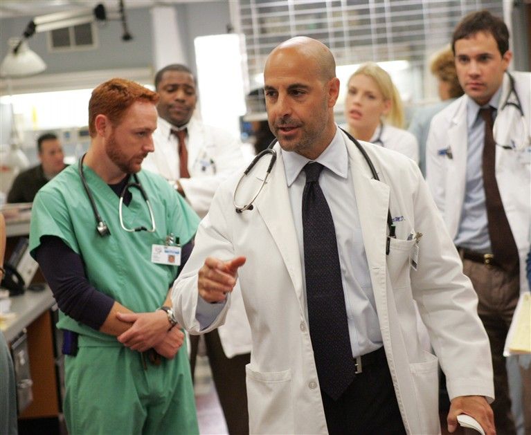 Foto de Gil McKinney - Foto Busy Philipps, Stanley Tucci, Gil McKinney ...