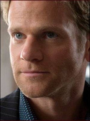 Adam Astill - SensaCine.com