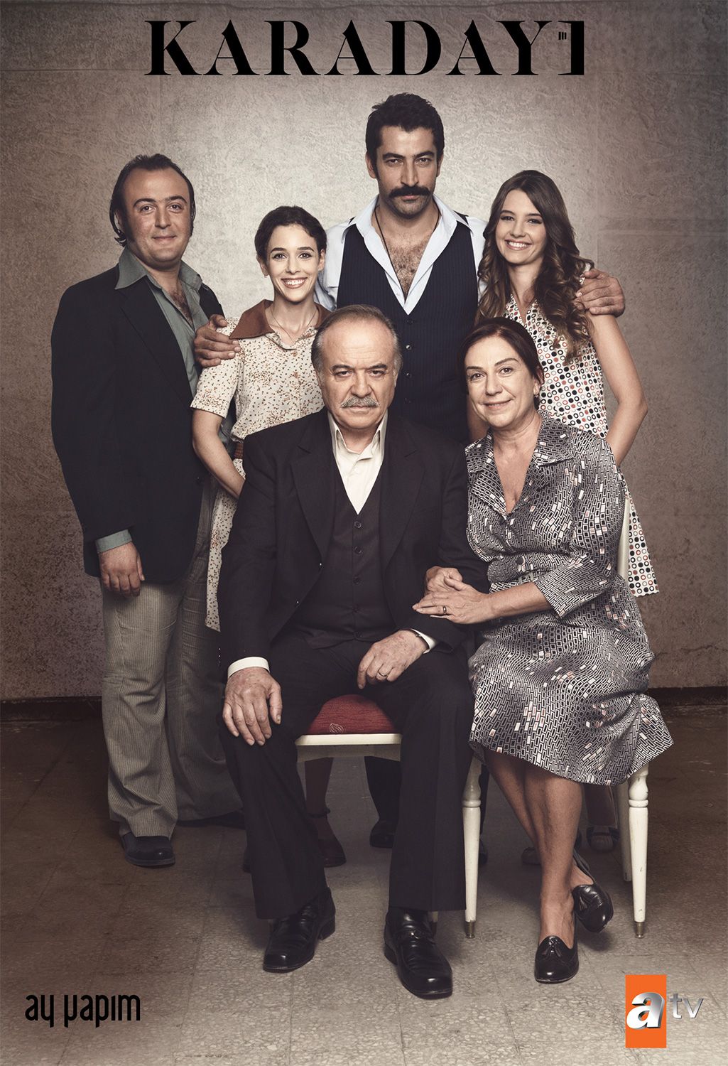 Karadayı : Couverture magazine Şebnem Dilligil, Çetin Tekindor, Kenan ...
