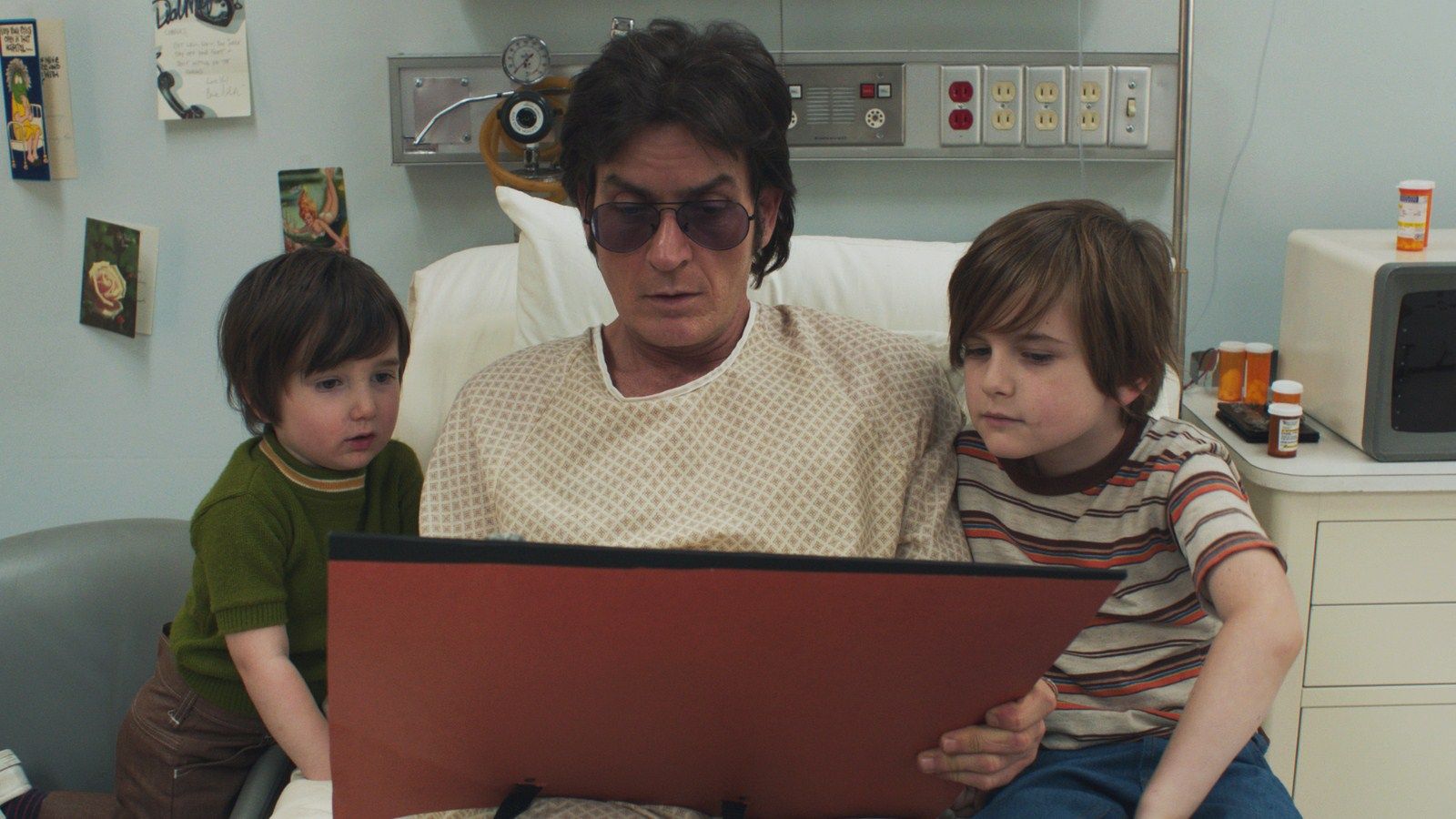 Foto de Charlie Sheen - A Glimpse Inside The Mind of Charles Swan III ...