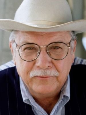 Noble Willingham - SensaCine.com