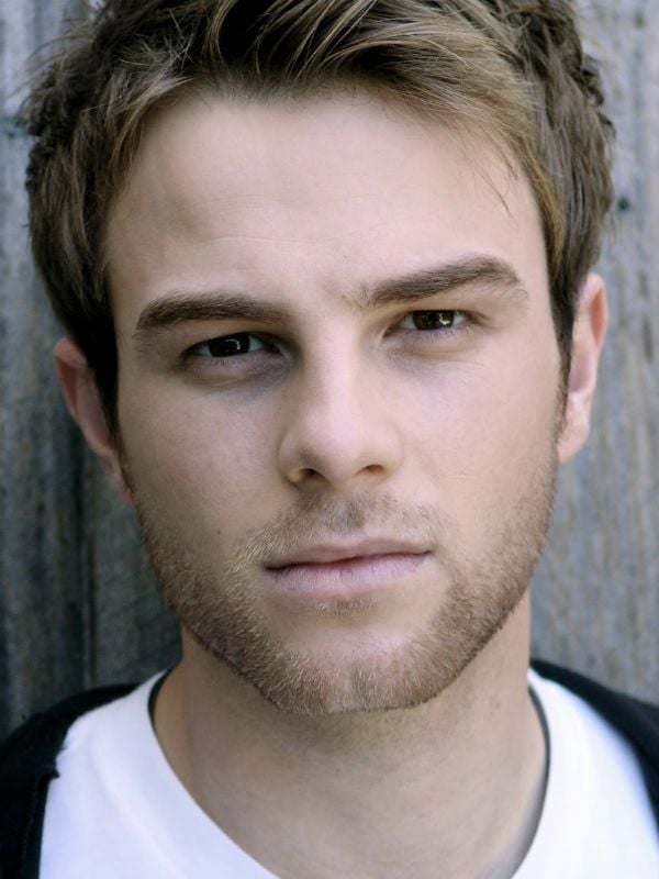 Nathaniel Buzolic - SensaCine.com