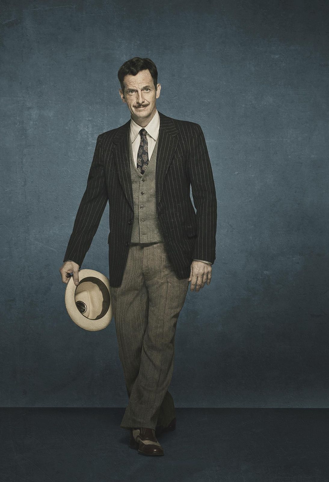 American Horror Story : Foto Denis O'Hare - Foto 685 sobre 961 ...