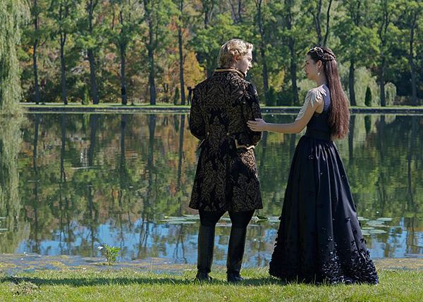 Foto de Toby Regbo - Foto Toby Regbo, Adelaide Kane - Foto 37 de 94 ...