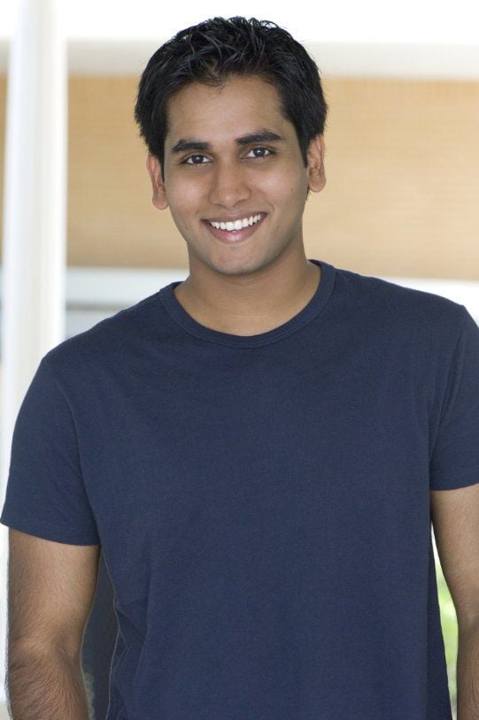 Sri Charan (II) - SensaCine.com