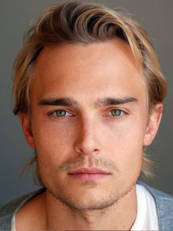 Joey Kern - SensaCine.com