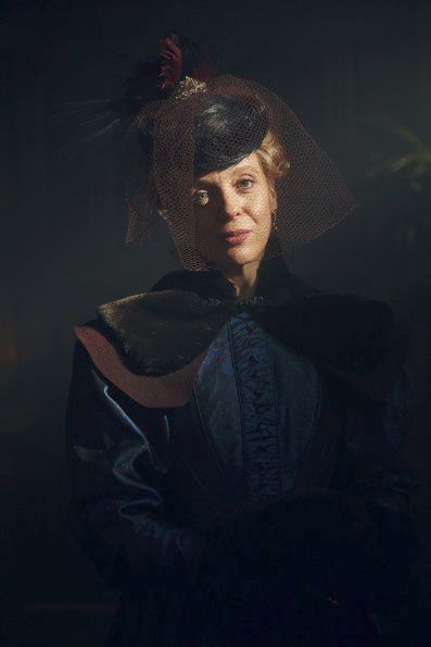 Sherlock: Foto Amanda Abbington - 46 sobre un total de 135 - SensaCine.com