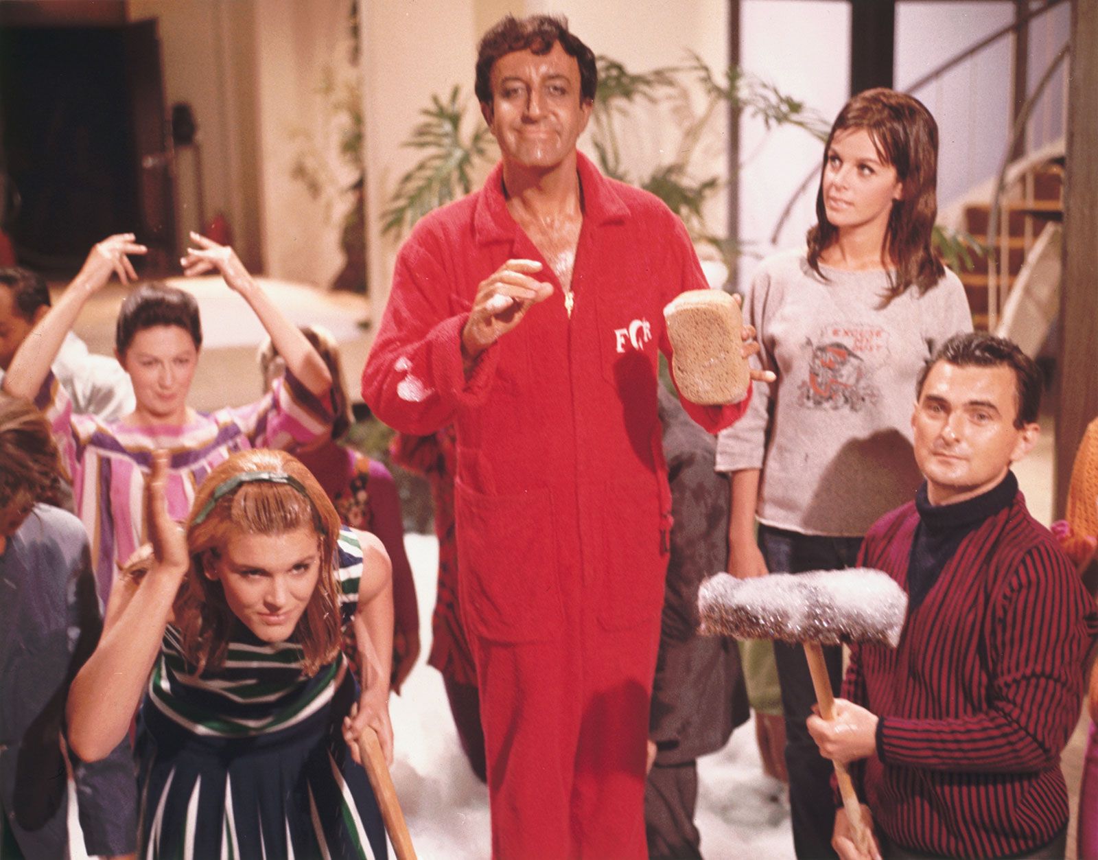 Foto de Peter Sellers - El guateque : Foto Claudine Longet, Peter ...