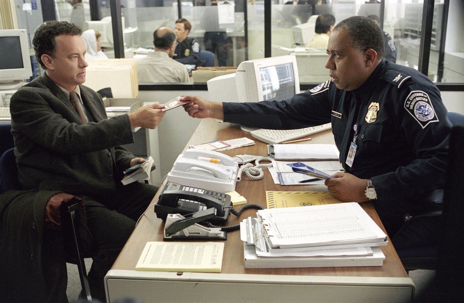 Foto de Tom Hanks - La Terminal : Foto Tom Hanks, Barry Shabaka Henley ...