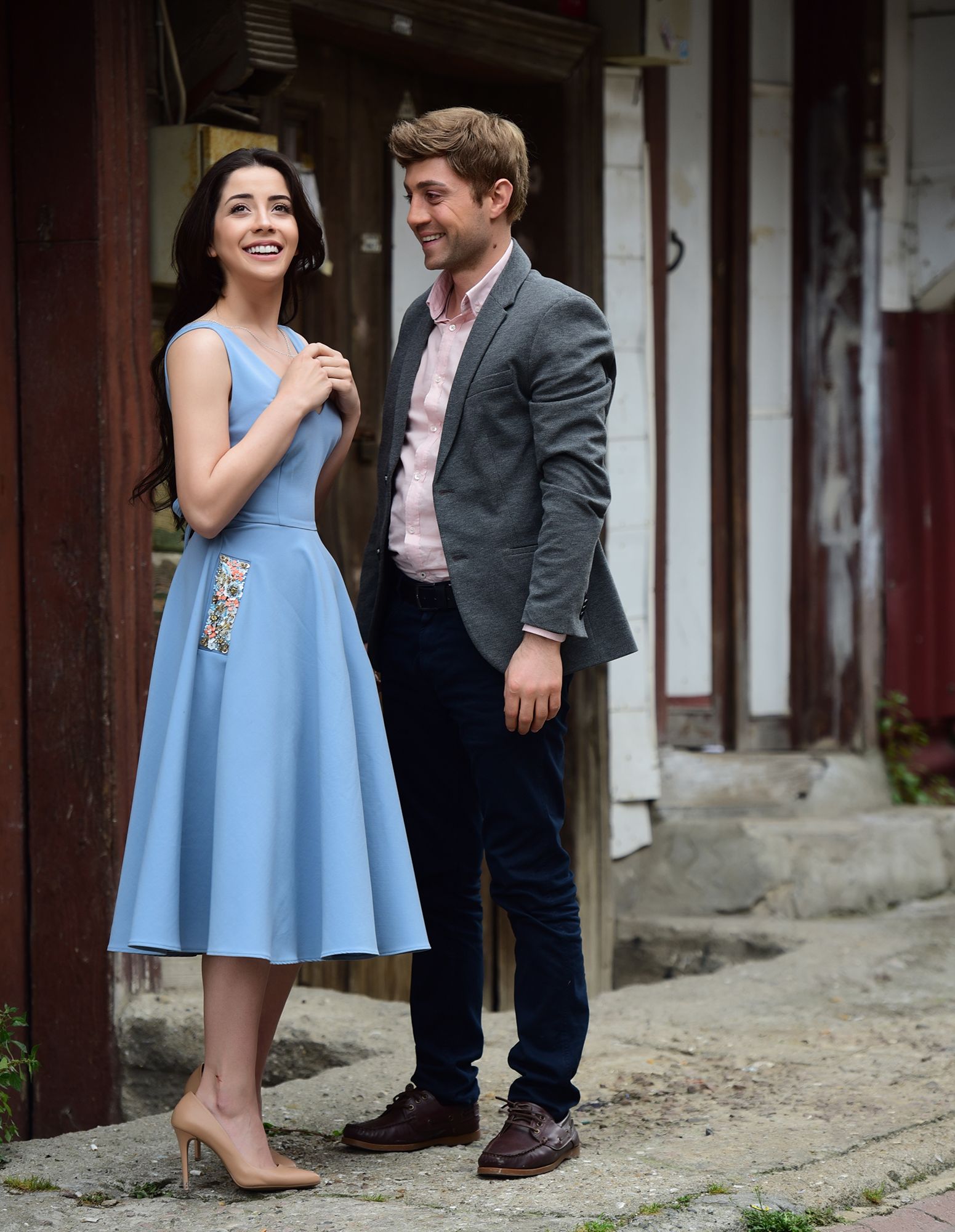 Alas Rotas - Serie 2017 - SensaCine.com