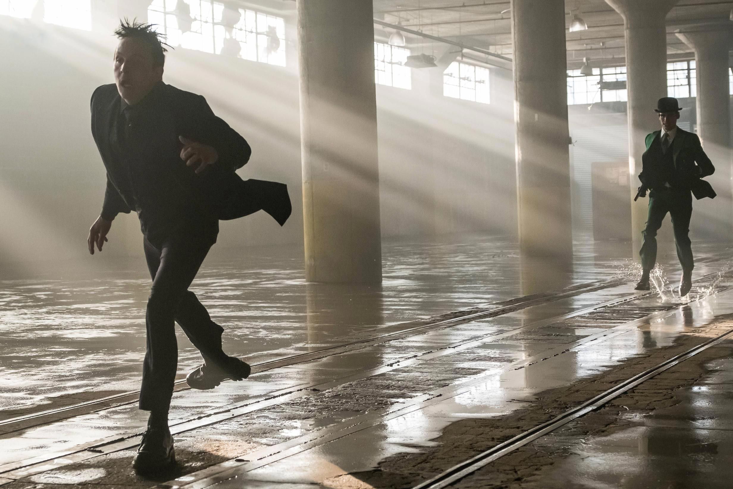 Foto de Cory Michael Smith - Foto Cory Michael Smith, Robin Lord Taylor ...