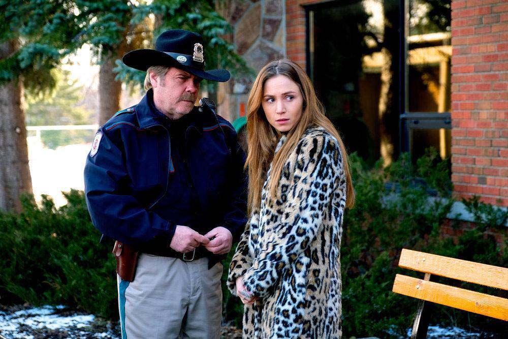 Foto de Dominique Provost-Chalkley - Wynonna Earp : Foto Greg Lawson ...