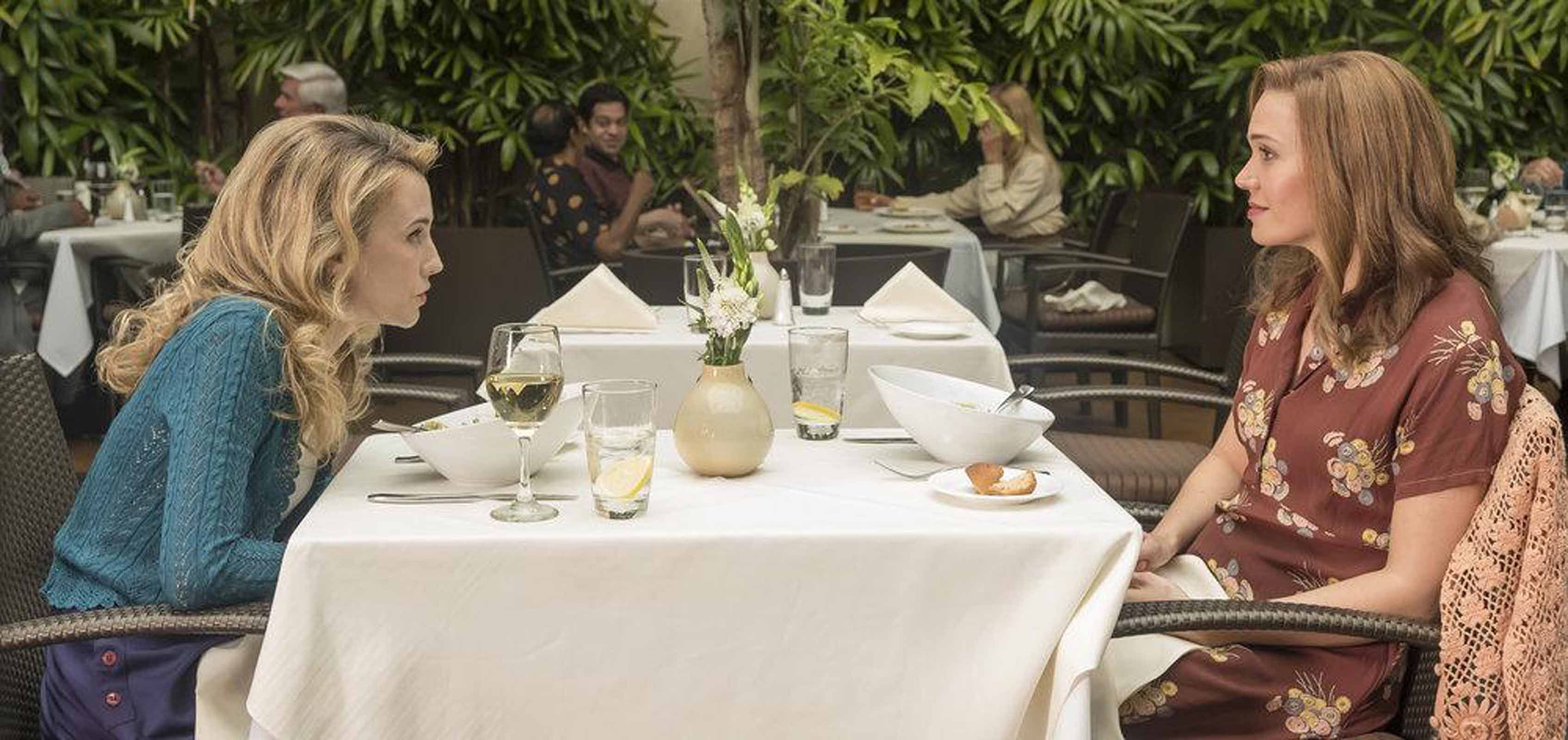 Foto de Wynn Everett - This is Us : Foto Wynn Everett, Mandy Moore ...