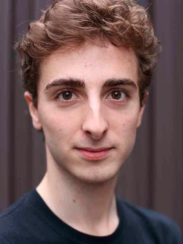 Dominic Applewhite - SensaCine.com