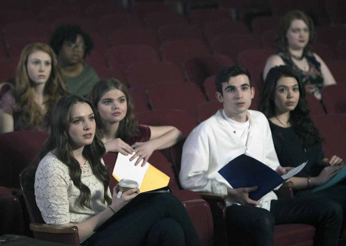 Rise : Rise : Foto Auli'i Cravalho, Ted Sutherland, Amy Forsyth - Foto ...