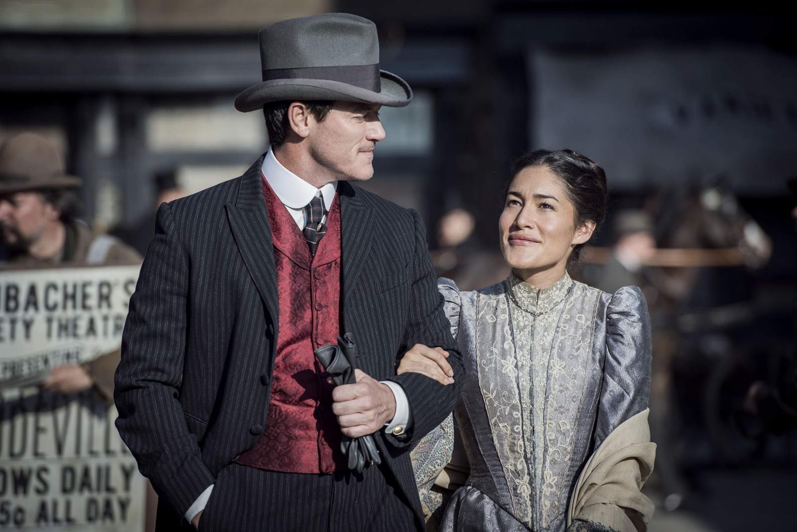 El Alienista : El Alienista : Foto Luke Evans, Q'Orianka Kilcher - Foto ...