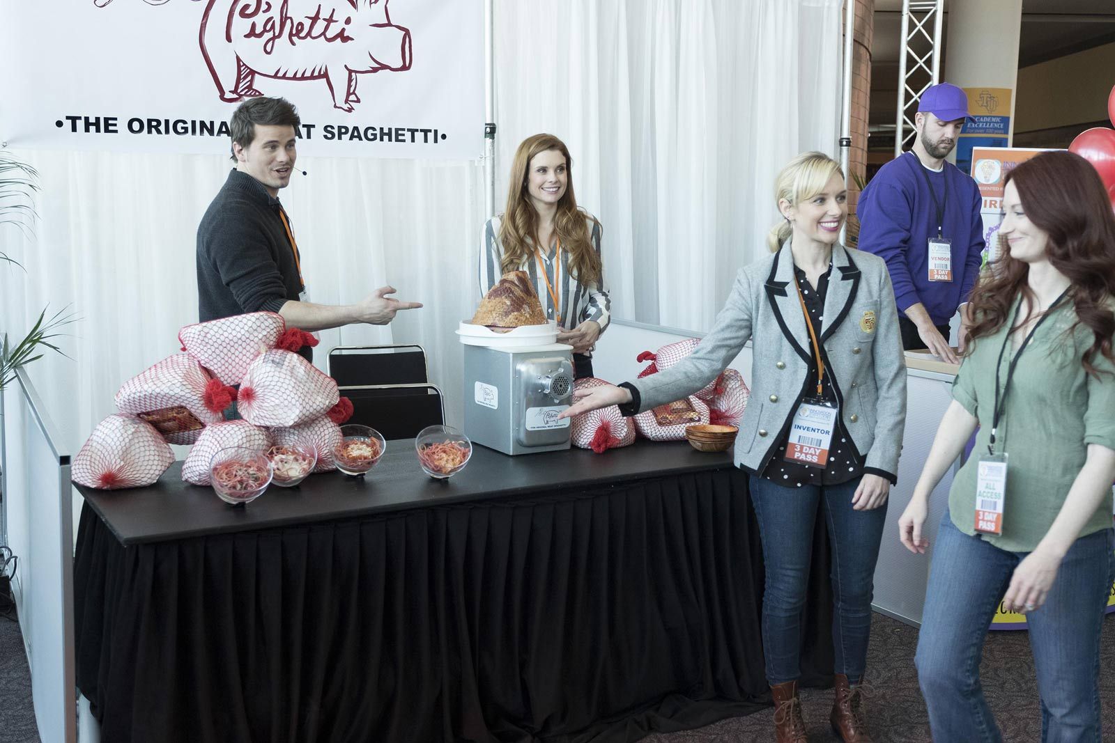 Foto de Jason Ritter - Foto JoAnna Garcia Swisher, Abbey McBride, Jason ...