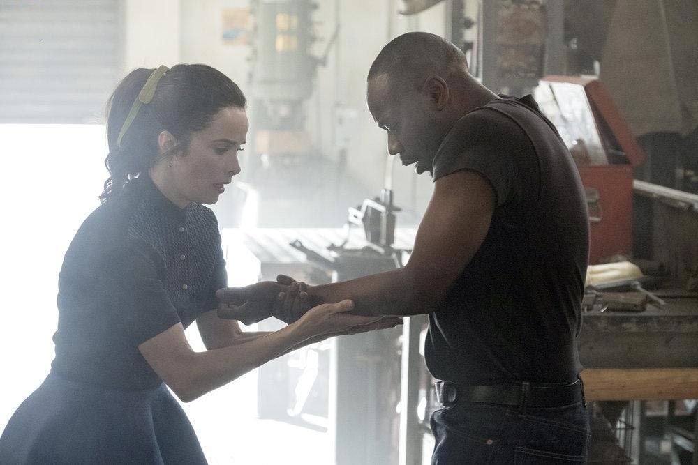 Foto de Malcolm Barrett - Timeless : Foto Abigail Spencer, Malcolm ...