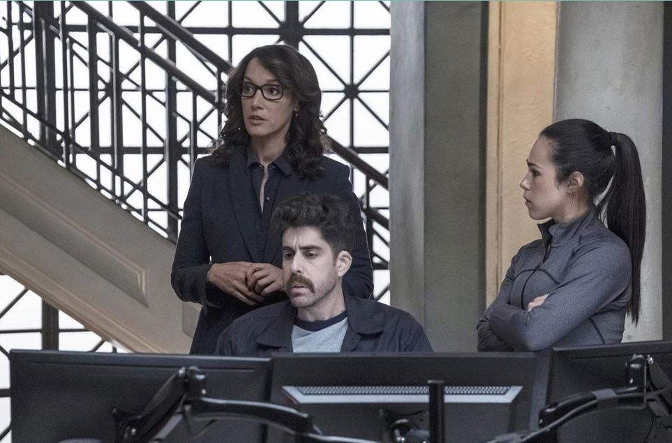 Foto de Jennifer Beals - Taken (2017) : Foto Adam Goldberg, Jennifer ...