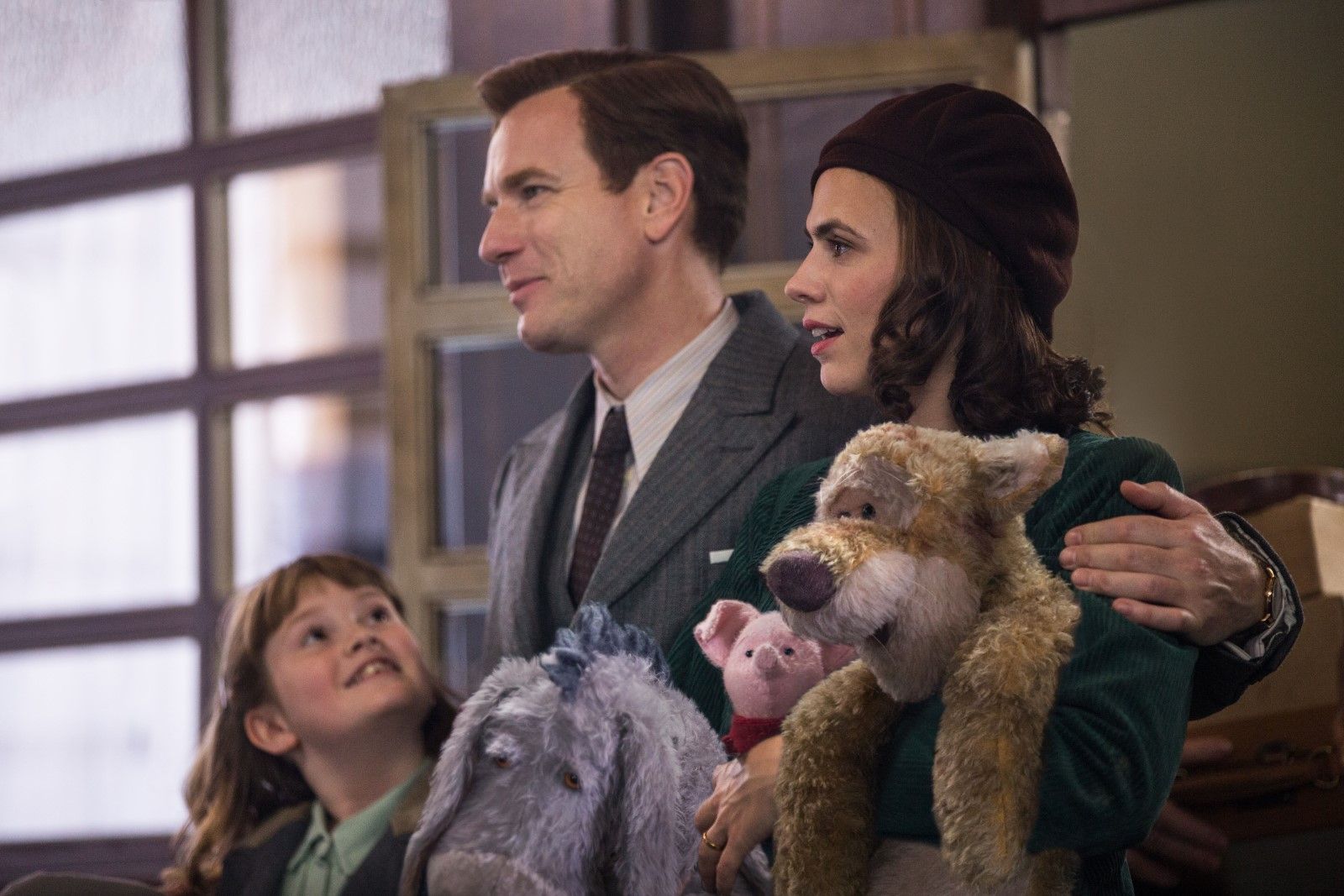 Foto de Bronte Carmichael - Christopher Robin : Foto Bronte Carmichael, Ewan McGregor, Hayley ...