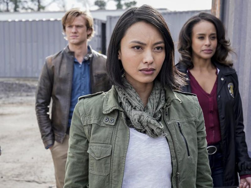 Foto de Levy Tran - MacGyver (2016) : Foto Levy Tran, Lucas Till - Foto ...