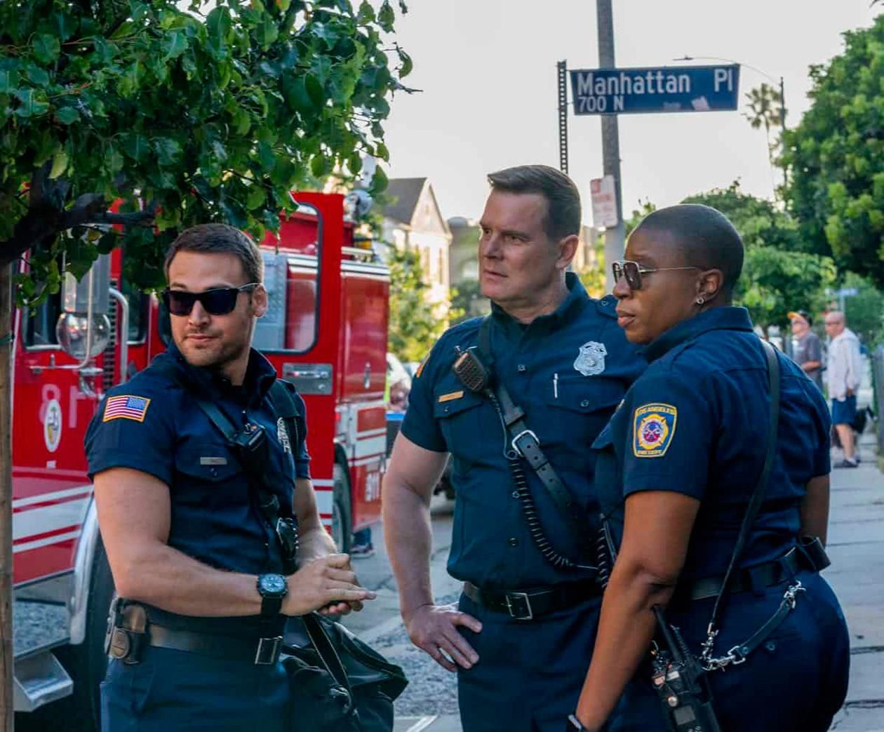 9-1-1 : 9-1-1 : Foto Ryan Guzman, Peter Krause, Aisha Hinds - Foto 123 ...