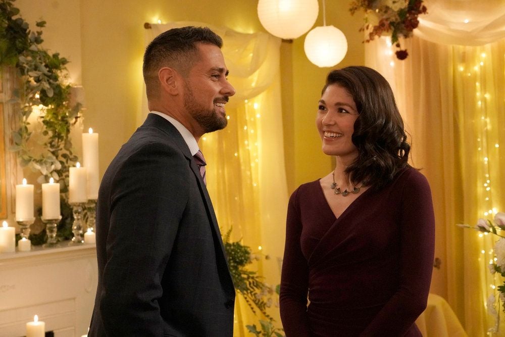 Foto de J.R. Ramirez - Manifest : Foto J.R. Ramirez, Ellen Tamaki ...