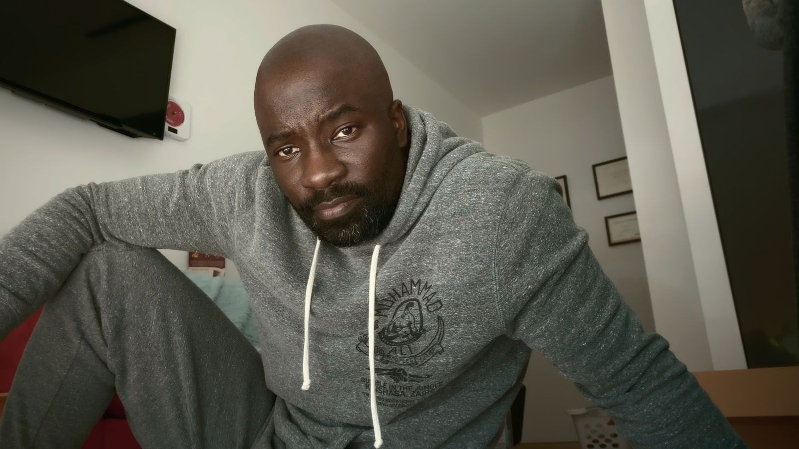 Foto de Mike Colter - Distanciamiento físico : Foto Mike Colter - Foto ...