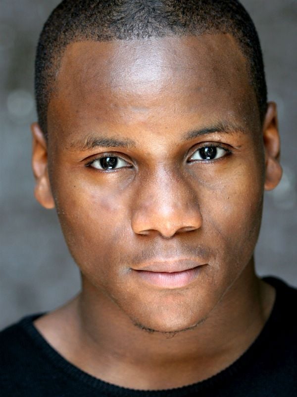 Tobi Bakare - SensaCine.com