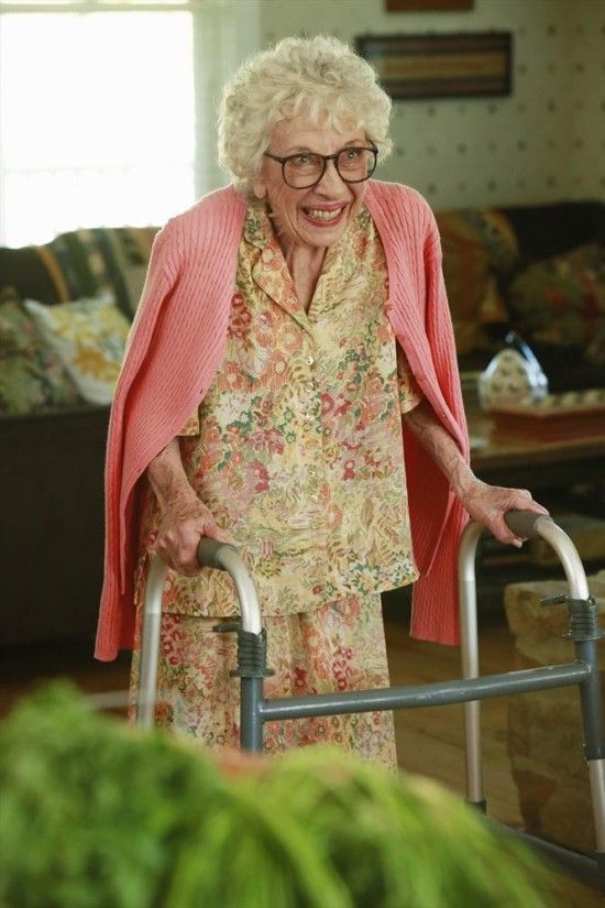 Foto de Ann Morgan Guilbert - Modern Family : Foto Ann Morgan Guilbert ...