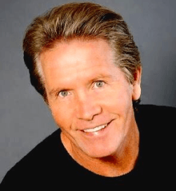 Douglas Falconer - SensaCine.com