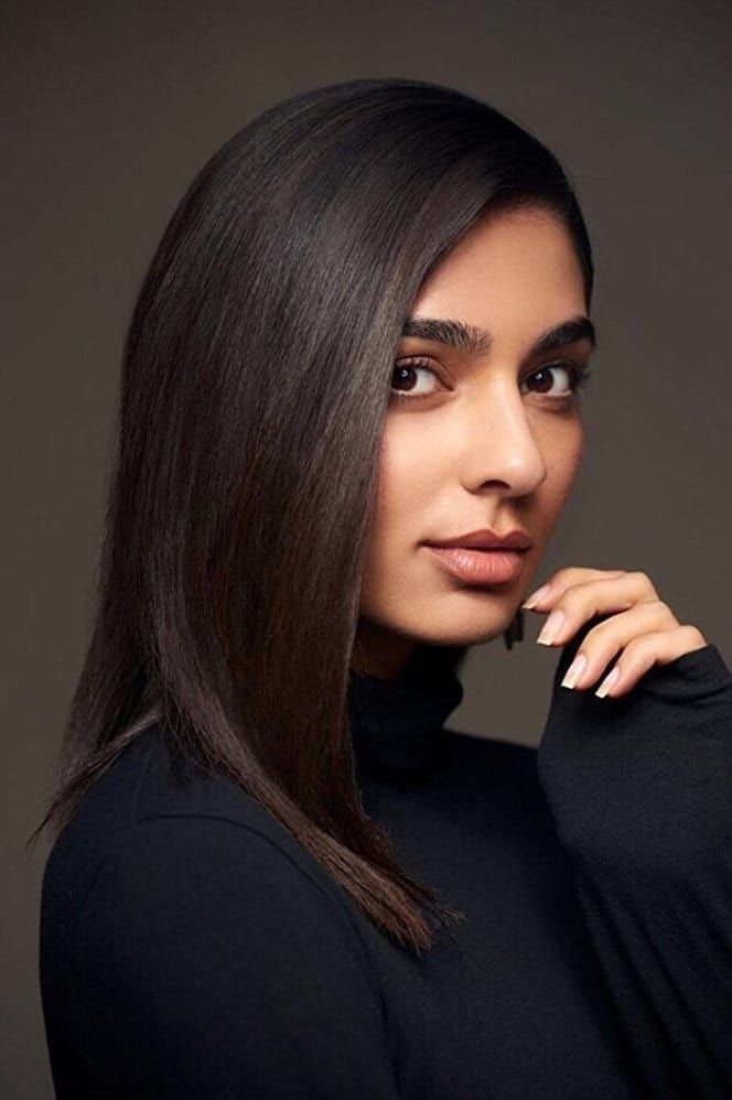 Nida Khurshid - SensaCine.com