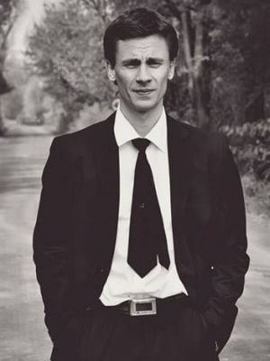 Adam Bobik - SensaCine.com