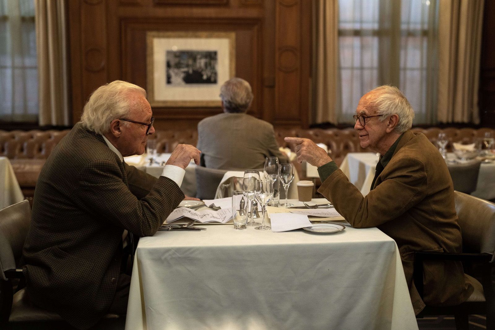 Foto de Anthony Hopkins - Los niños de Winton : Foto Jonathan Pryce, Anthony Hopkins - Foto 6 de ...