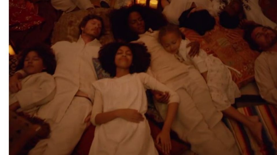 Mixed-ish Tráiler VO - Vídeo Mixed-ish - SensaCine.com